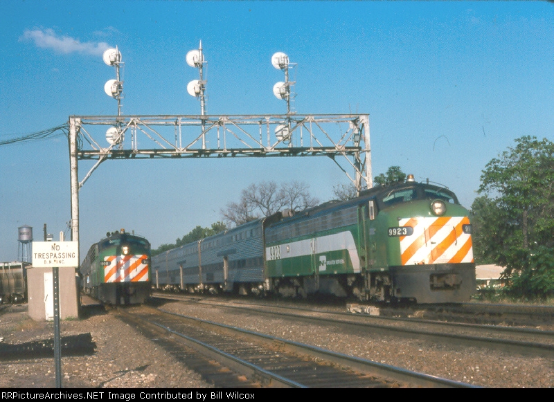 BN westbound commuter trains